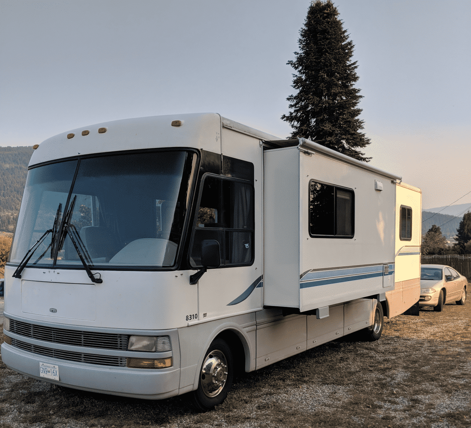 About Us - Living the RV Life